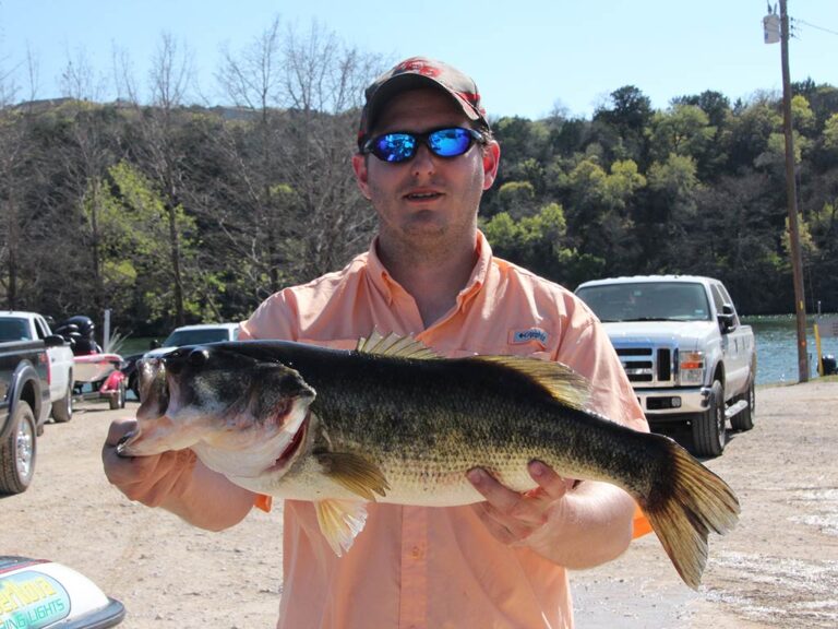 Lake Travis Fishing: An Angler's Guide (Updated 2023)